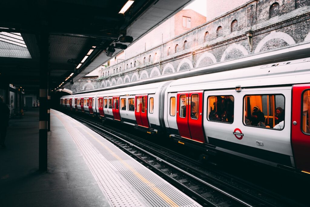 Getting Around London: A Comprehensive Guide to London's Public ...