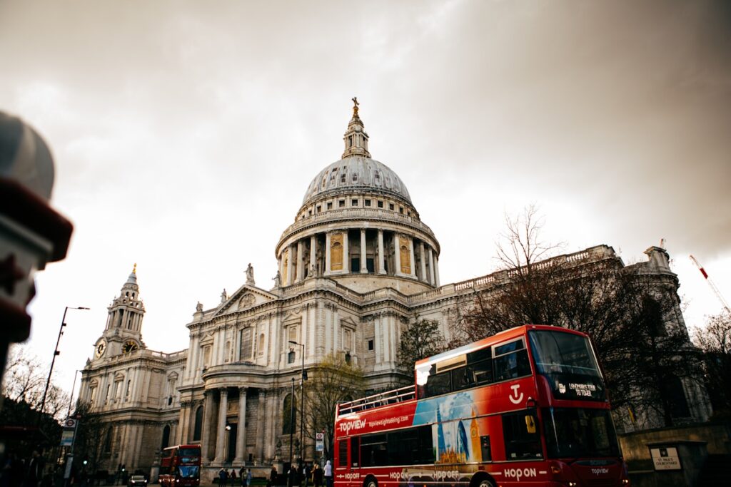 Getting Around London: A Comprehensive Guide to London's Public ...
